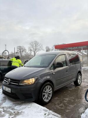 Grey Volkswagen Caddy 2016 in Vilnius, with an engine capacity of 1.97 L and mileage of 287 thousand km for 6500 €, photo 5 on AUTOMOTO.COM.LV