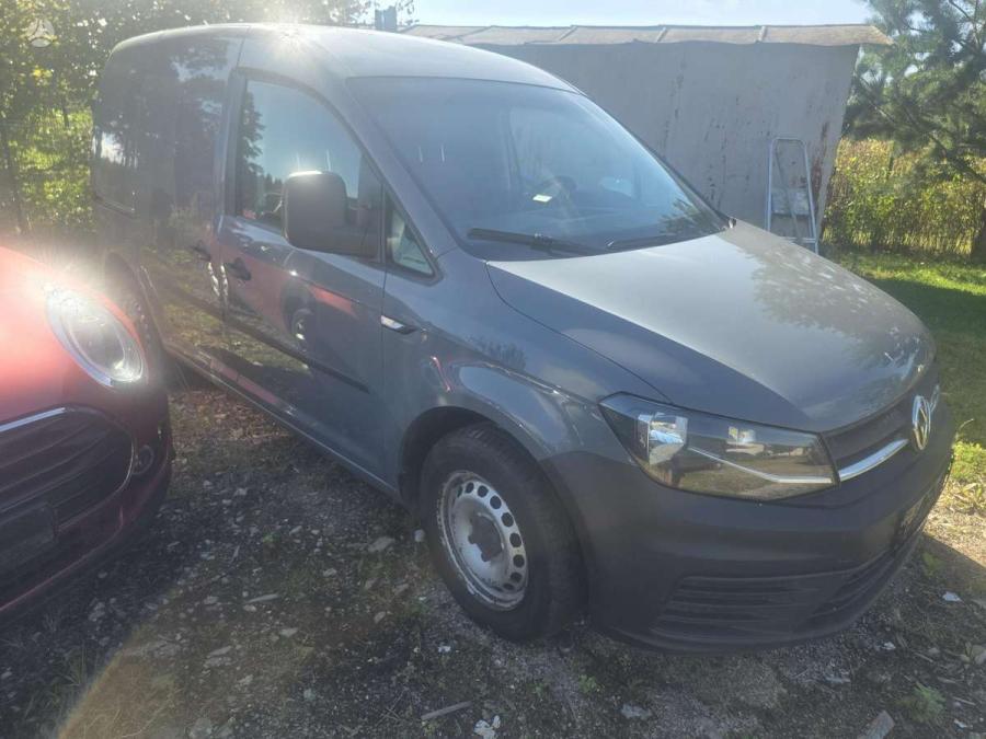 Grey Volkswagen Caddy 2018 in Vilnius, with an engine capacity of 2.00 L and mileage of 140 thousand km for 6500 €, photo 3 on AUTOMOTO.COM.LV