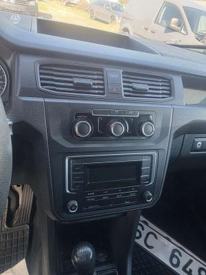 Grey Volkswagen Caddy 2018 in Vilnius, with an engine capacity of 2.00 L and mileage of 140 thousand km for 6500 €, photo 7 on AUTOMOTO.COM.LV