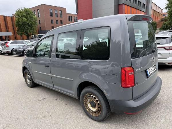 Grey Volkswagen Caddy 2019 in Vilnius, with an engine capacity of 1.97 L and mileage of 142 thousand km for 8000 €, photo 1 on AUTOMOTO.COM.LV