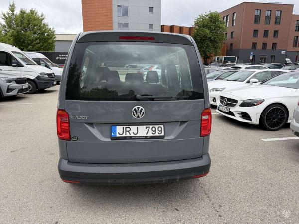 Grey Volkswagen Caddy 2019 in Vilnius, with an engine capacity of 1.97 L and mileage of 142 thousand km for 8000 €, photo 2 on AUTOMOTO.COM.LV