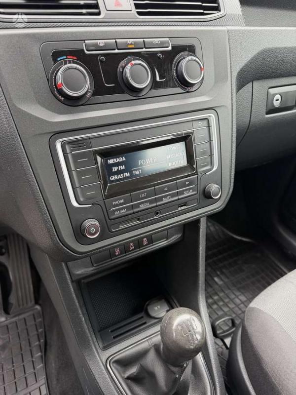 Grey Volkswagen Caddy 2019 in Vilnius, with an engine capacity of 1.97 L and mileage of 142 thousand km for 8000 €, photo 8 on AUTOMOTO.COM.LV