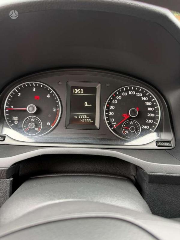 Grey Volkswagen Caddy 2019 in Vilnius, with an engine capacity of 1.97 L and mileage of 142 thousand km for 8000 €, photo 9 on AUTOMOTO.COM.LV