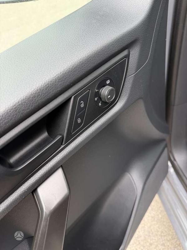 Grey Volkswagen Caddy 2019 in Vilnius, with an engine capacity of 1.97 L and mileage of 142 thousand km for 8000 €, photo 10 on AUTOMOTO.COM.LV