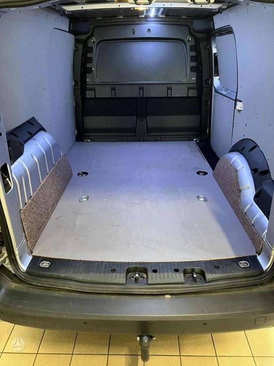 Pelēks Volkswagen Caddy 2024 Kauņa, ar dzinēja tilpumu 1.97 L un nobraukumu 4 tūkst. km par 25900 €, foto 7 vietnē AUTOMOTO.COM.LV