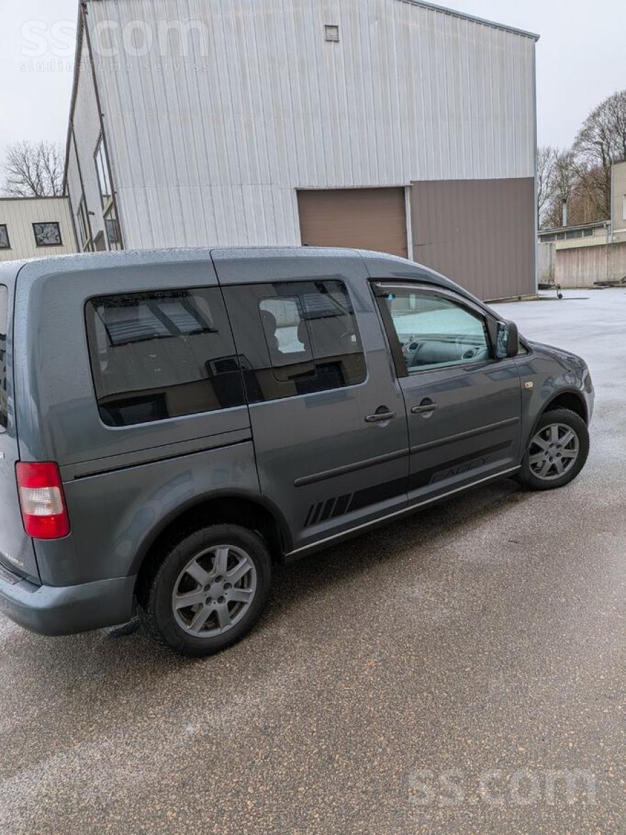 Grey Volkswagen Caddy 2007 in Riga, with an engine capacity of 1.90 L and mileage of 227 thousand km for 4000 €, photo 4 on AUTOMOTO.COM.LV