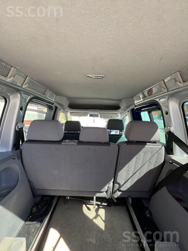 Pelēks Volkswagen Caddy 2008 Rīga, ar dzinēja tilpumu 1.90 L un nobraukumu 280 tūkst. km par 3800 €, foto 7 vietnē AUTOMOTO.COM.LV
