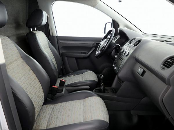 Grey Volkswagen Caddy 2011 in Tallinn, with an engine capacity of 2.00 L and mileage of 288 thousand km for 1999 €, photo 6 on AUTOMOTO.COM.LV