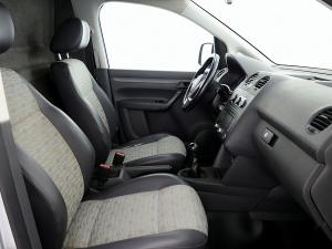 Grey Volkswagen Caddy 2011 in Tallinn, with an engine capacity of 2.00 L and mileage of 288 thousand km for 1999 €, photo 7 on AUTOMOTO.COM.LV