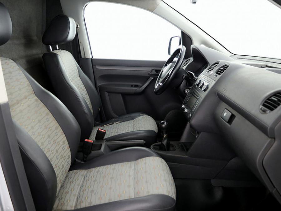 Grey Volkswagen Caddy 2011 in Tallinn, with an engine capacity of 2.00 L and mileage of 288 thousand km for 1999 €, photo 7 on AUTOMOTO.COM.LV