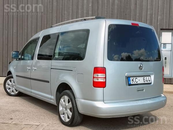 Grey Volkswagen Caddy 2011 in Tukums, with an engine capacity of 1.60 L and mileage of 303 thousand km for 5950 €, photo 4 on AUTOMOTO.COM.LV