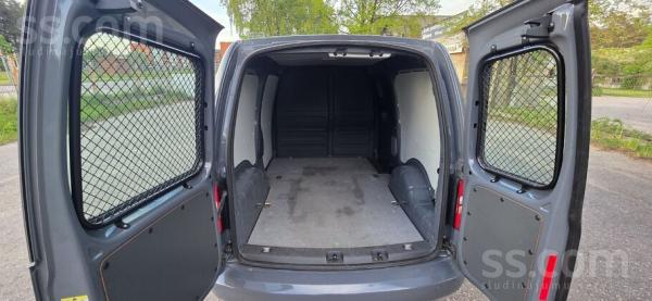 Pelēks Volkswagen Caddy 2013 Valmiera, ar dzinēja tilpumu 2.00 L un nobraukumu 267 tūkst. km par 8900 €, foto 7 vietnē AUTOMOTO.COM.LV