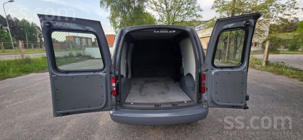 Pelēks Volkswagen Caddy 2013 Valmiera, ar dzinēja tilpumu 2.00 L un nobraukumu 267 tūkst. km par 8900 €, foto 9 vietnē AUTOMOTO.COM.LV