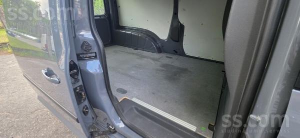 Pelēks Volkswagen Caddy 2013 Valmiera, ar dzinēja tilpumu 2.00 L un nobraukumu 267 tūkst. km par 8900 €, foto 10 vietnē AUTOMOTO.COM.LV