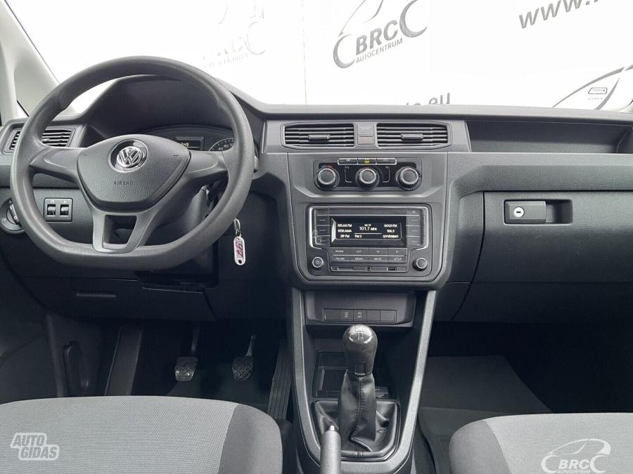 Grey Volkswagen Caddy 2018 in Avizieniai, with an engine capacity of 2.00 L and mileage of 321 thousand km for 5300 €, photo 3 on AUTOMOTO.COM.LV