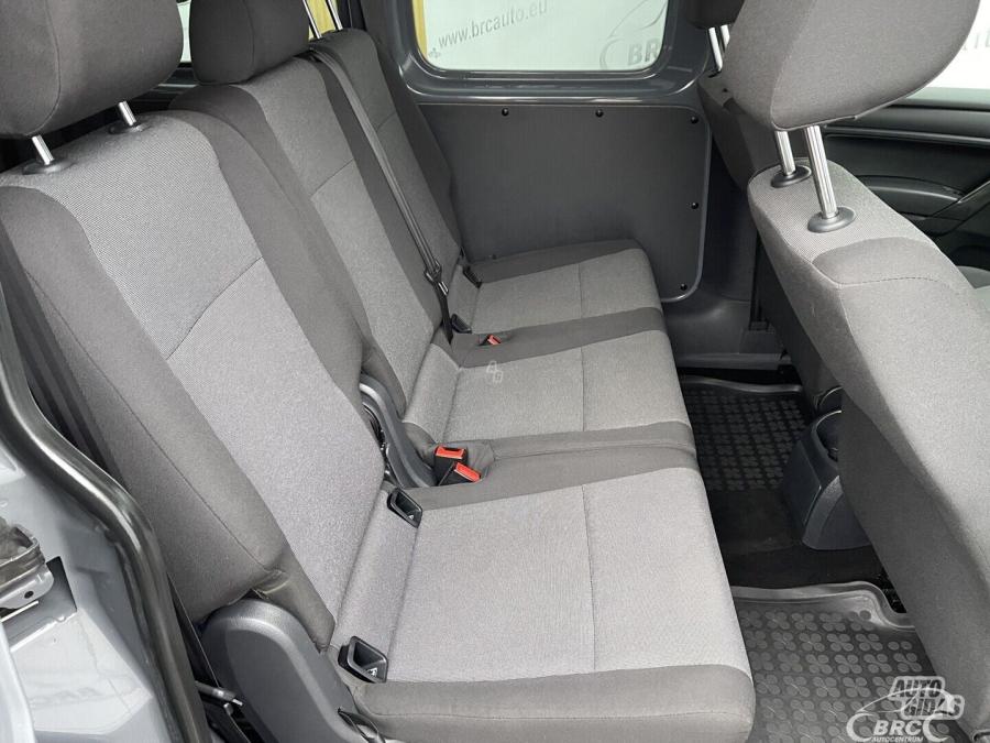 Grey Volkswagen Caddy 2018 in Avizieniai, with an engine capacity of 2.00 L and mileage of 321 thousand km for 5300 €, photo 10 on AUTOMOTO.COM.LV