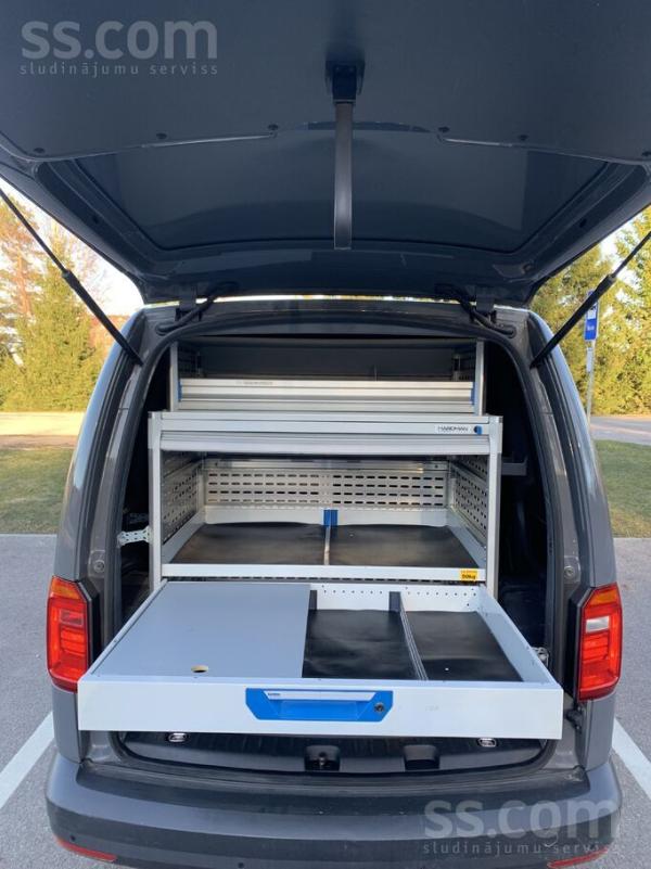 Pelēks Volkswagen Caddy 2018 Liepāja, ar dzinēja tilpumu 2.00 L un nobraukumu 72 tūkst. km par 10900 €, foto 8 vietnē AUTOMOTO.COM.LV