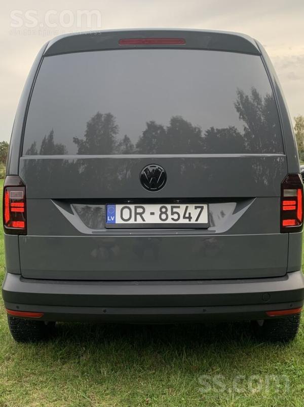 Grey Volkswagen Caddy 2018 in Liepaja, with an engine capacity of 2.00 L and mileage of 95 thousand km for 12500 €, photo 8 on AUTOMOTO.COM.LV