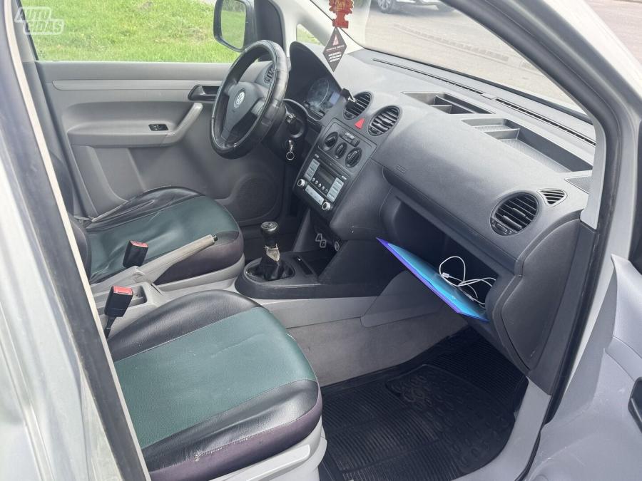 Pelēks Volkswagen Caddy 2001 Viļņa, ar dzinēja tilpumu 1.90 L un nobraukumu 395 tūkst. km par 1800 €, foto 12 vietnē AUTOMOTO.COM.LV