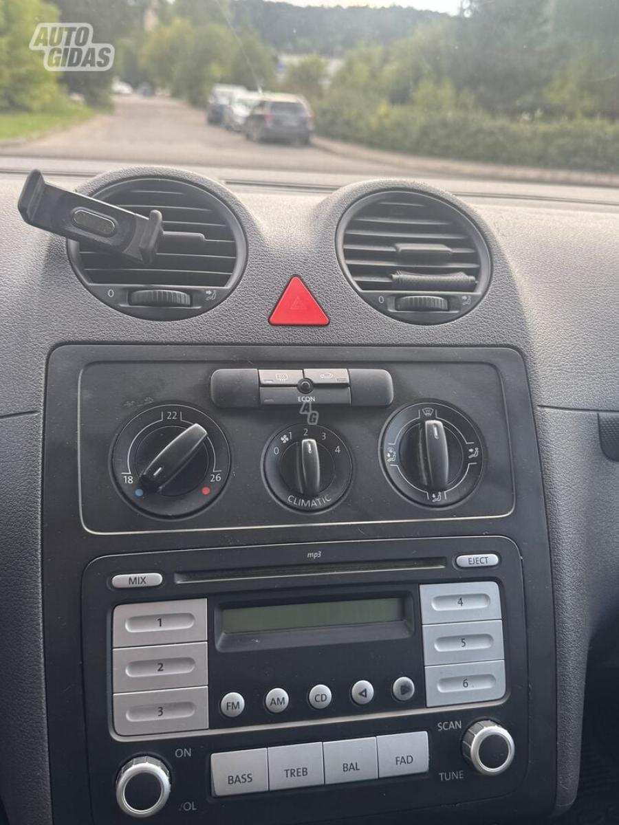 Pelēks Volkswagen Caddy 2001 Viļņa, ar dzinēja tilpumu 1.90 L un nobraukumu 395 tūkst. km par 1800 €, foto 16 vietnē AUTOMOTO.COM.LV