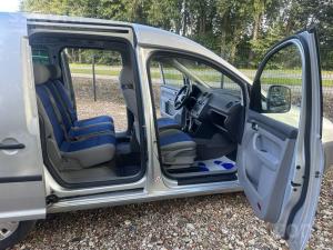 Pelēks Volkswagen Caddy 2004 Cēsis, ar dzinēja tilpumu 1.90 L un nobraukumu 0 tūkst. km par 3900 €, foto 3 vietnē AUTOMOTO.COM.LV
