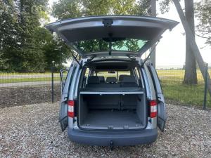 Pelēks Volkswagen Caddy 2004 Cēsis, ar dzinēja tilpumu 1.90 L un nobraukumu 0 tūkst. km par 3900 €, foto 6 vietnē AUTOMOTO.COM.LV