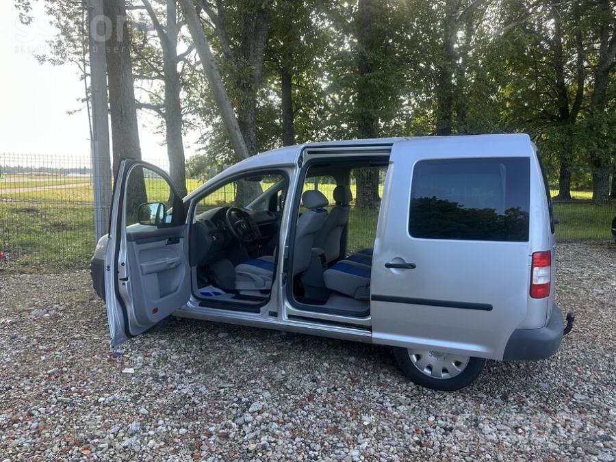 Pelēks Volkswagen Caddy 2004 Cēsis, ar dzinēja tilpumu 1.90 L un nobraukumu 0 tūkst. km par 3900 €, foto 7 vietnē AUTOMOTO.COM.LV