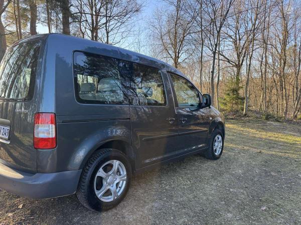 Pelēks Volkswagen Caddy 2005 Utena, ar dzinēja tilpumu 1.90 L un nobraukumu 303 tūkst. km par 3150 €, foto 8 vietnē AUTOMOTO.COM.LV