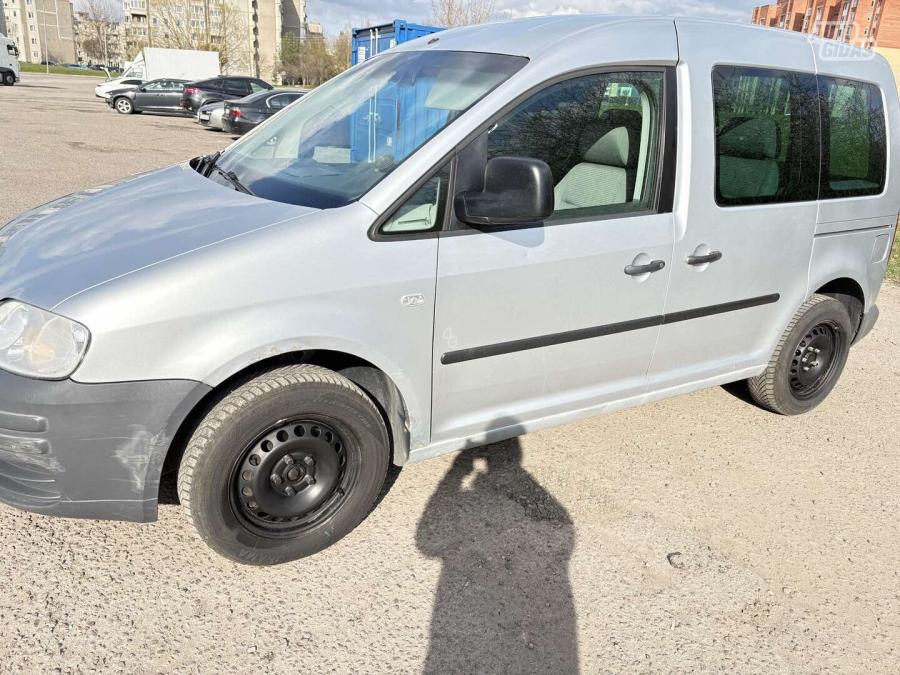 Pelēks Volkswagen Caddy 2005 Kauņa, ar dzinēja tilpumu 1.90 L un nobraukumu 360 tūkst. km par 1950 €, foto 1 vietnē AUTOMOTO.COM.LV