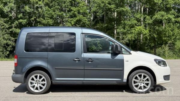 Pelēks Volkswagen Caddy 2005 Madona, ar dzinēja tilpumu 1.90 L un nobraukumu 555 tūkst. km par 3100 €, foto 2 vietnē AUTOMOTO.COM.LV