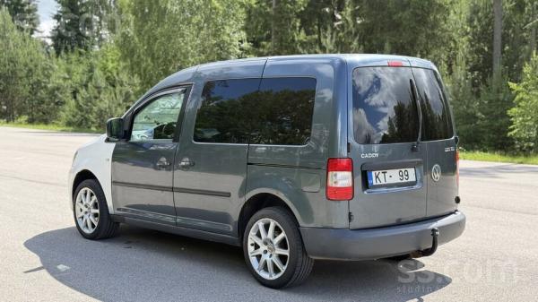 Pelēks Volkswagen Caddy 2005 Madona, ar dzinēja tilpumu 1.90 L un nobraukumu 555 tūkst. km par 3100 €, foto 5 vietnē AUTOMOTO.COM.LV