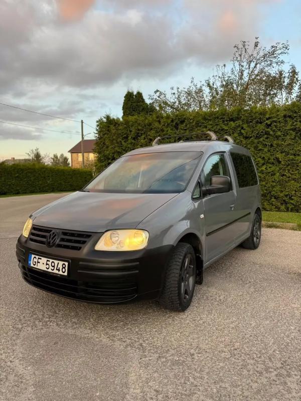 Grey Volkswagen Caddy 2005 in Riga, with an engine capacity of 2.00 L and mileage of 460 thousand km for 1990 €, photo 1 on AUTOMOTO.COM.LV