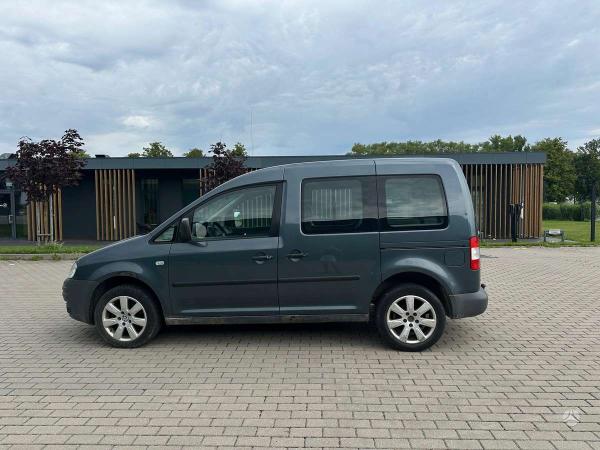 Pelēks Volkswagen Caddy 2005 Klaipėda, ar dzinēja tilpumu 1.90 L un nobraukumu 250 tūkst. km par 2600 €, foto 3 vietnē AUTOMOTO.COM.LV
