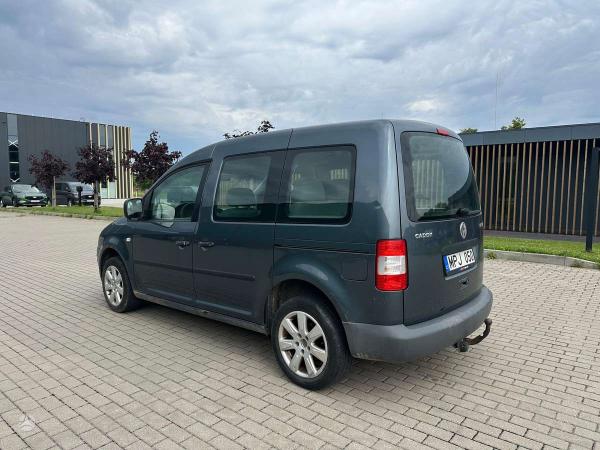 Pelēks Volkswagen Caddy 2005 Klaipėda, ar dzinēja tilpumu 1.90 L un nobraukumu 250 tūkst. km par 2600 €, foto 5 vietnē AUTOMOTO.COM.LV