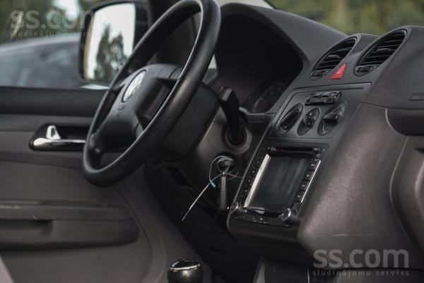 Pelēks Volkswagen Caddy 2005 Rīga, ar dzinēja tilpumu 1.60 L un nobraukumu 233 tūkst. km par 3990 €, foto 7 vietnē AUTOMOTO.COM.LV