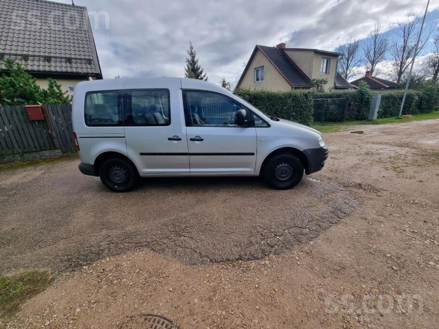 Pelēks Volkswagen Caddy 2005 Jēkabpils, ar dzinēja tilpumu 1.90 L un nobraukumu 380 tūkst. km par 2550 €, foto 3 vietnē AUTOMOTO.COM.LV