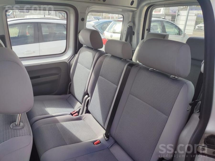 Pelēks Volkswagen Caddy 2006 Daugavpils, ar dzinēja tilpumu 2.00 L un nobraukumu 211 tūkst. km par 5800 €, foto 5 vietnē AUTOMOTO.COM.LV