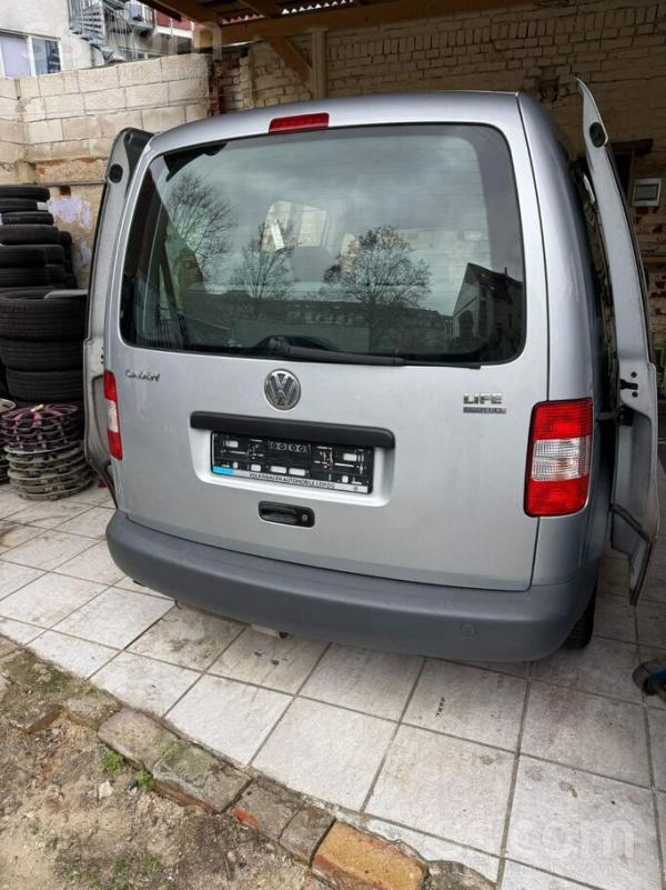 Pelēks Volkswagen Caddy 2006 Daugavpils, ar dzinēja tilpumu 2.00 L un nobraukumu 211 tūkst. km par 5800 €, foto 8 vietnē AUTOMOTO.COM.LV