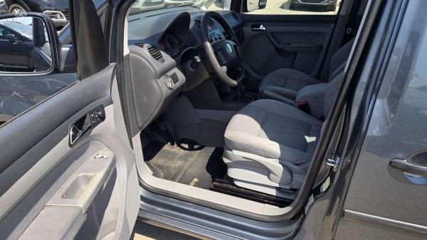 Grey Volkswagen Caddy 2006 in Taurage, with an engine capacity of 1.90 L and mileage of 260 thousand km for 3600 €, photo 3 on AUTOMOTO.COM.LV