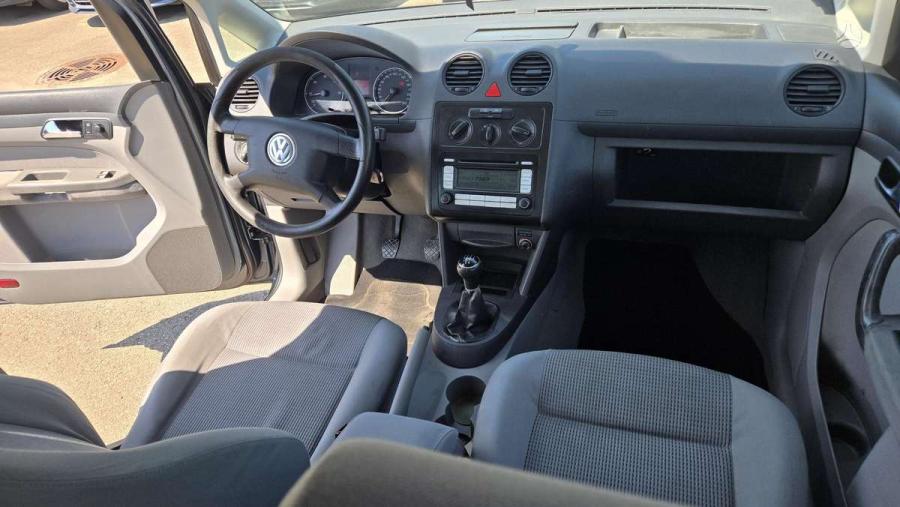 Grey Volkswagen Caddy 2006 in Taurage, with an engine capacity of 1.90 L and mileage of 260 thousand km for 3600 €, photo 12 on AUTOMOTO.COM.LV