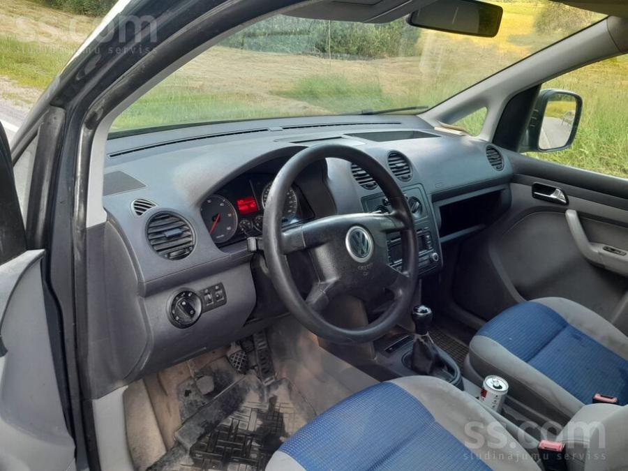 Grey Volkswagen Caddy 2006 in Preili, with an engine capacity of 1.90 L and mileage of 441 thousand km for 800 €, photo 10 on AUTOMOTO.COM.LV