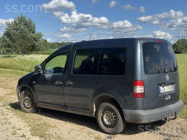 Pelēks Volkswagen Caddy 2006 Rīga, ar dzinēja tilpumu 1.60 L un nobraukumu 358 tūkst. km par 1000 €, foto 3 vietnē AUTOMOTO.COM.LV