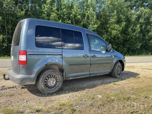 Pelēks Volkswagen Caddy 2006 Rīga, ar dzinēja tilpumu 1.60 L un nobraukumu 358 tūkst. km par 1000 €, foto 5 vietnē AUTOMOTO.COM.LV