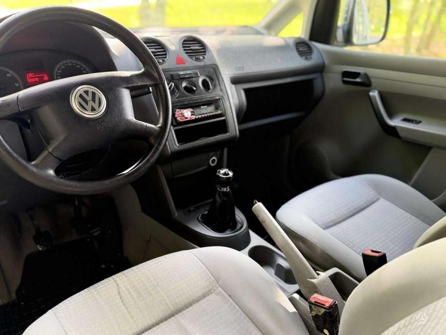Pelēks Volkswagen Caddy 2006 Plungė, ar dzinēja tilpumu 1.90 L un nobraukumu 450 tūkst. km par 3300 €, foto 12 vietnē AUTOMOTO.COM.LV