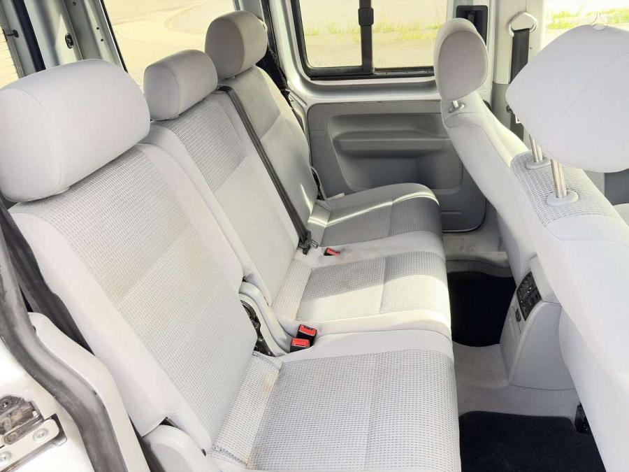 Grey Volkswagen Caddy 2006 in Jurbarkas, with an engine capacity of 1.60 L and mileage of 257 thousand km for 3150 €, photo 16 on AUTOMOTO.COM.LV