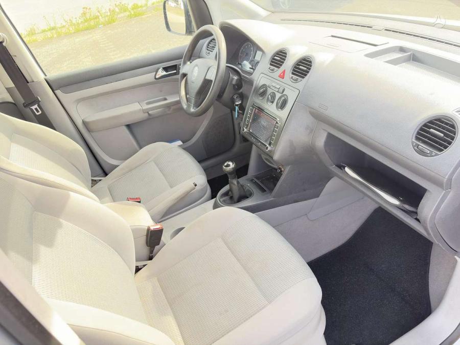 Grey Volkswagen Caddy 2006 in Jurbarkas, with an engine capacity of 1.60 L and mileage of 257 thousand km for 3150 €, photo 17 on AUTOMOTO.COM.LV