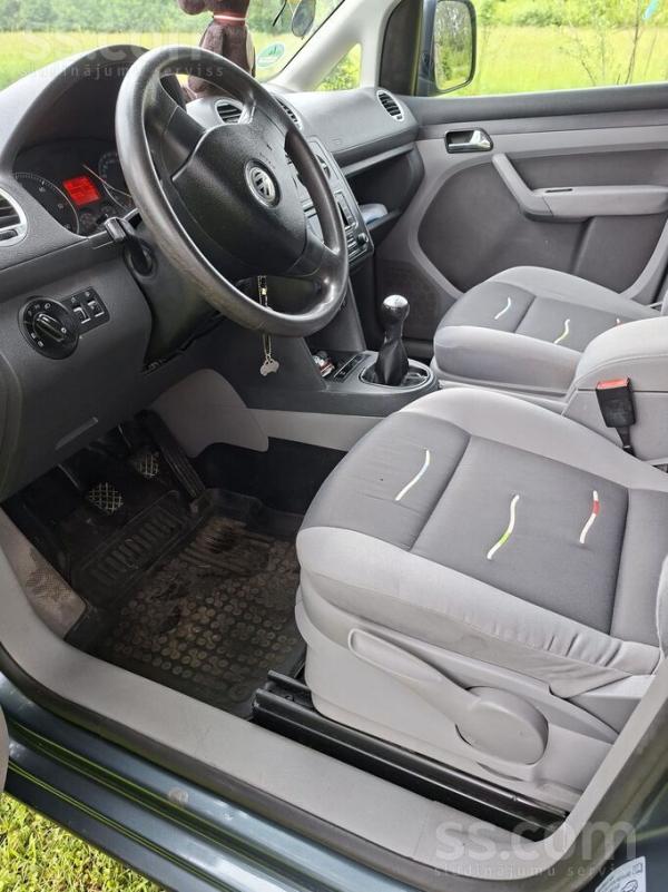 Pelēks Volkswagen Caddy 2007 Rīga, ar dzinēja tilpumu 1.90 L un nobraukumu 281 tūkst. km par 3990 €, foto 3 vietnē AUTOMOTO.COM.LV