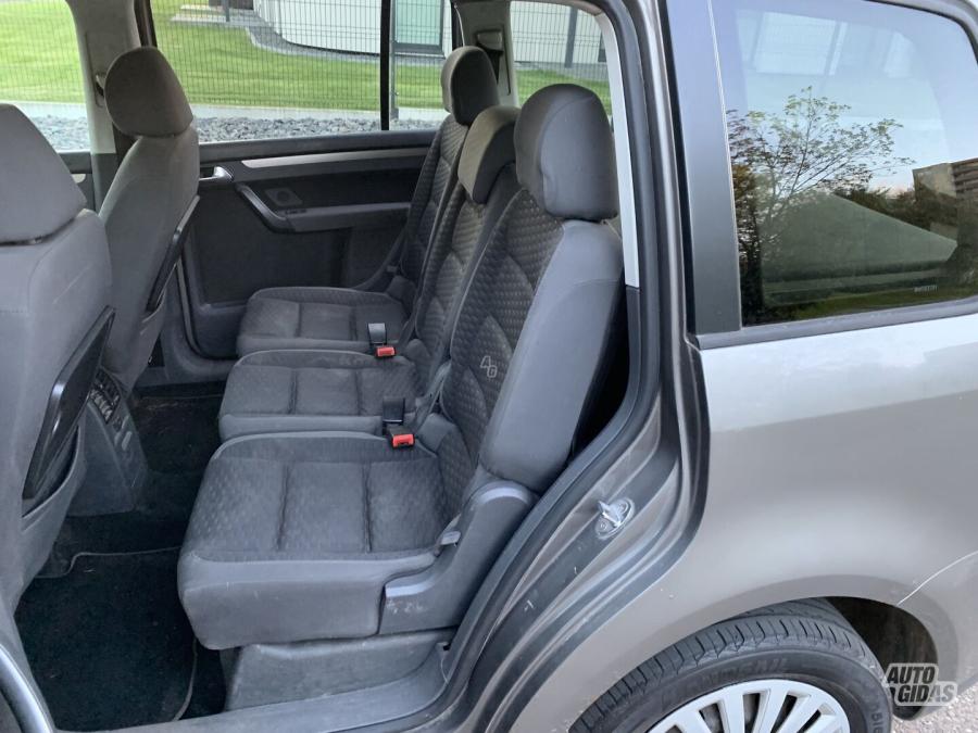 Pelēks Volkswagen Caddy 2007 Kauņa, ar dzinēja tilpumu 1.90 L un nobraukumu 500 tūkst. km par 790 €, foto 21 vietnē AUTOMOTO.COM.LV