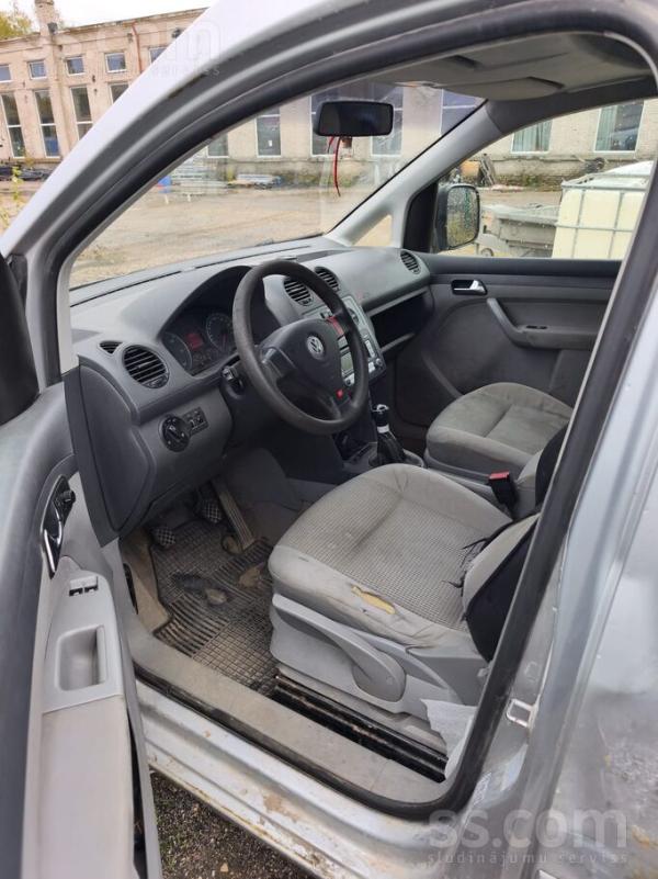 Серый Фольксваген Кадди 2007 в Рига, объемом двигателя 1.90 л и пробегом 419 тыс. км за 2000 €, фото 3 на AUTOMOTO.COM.LV