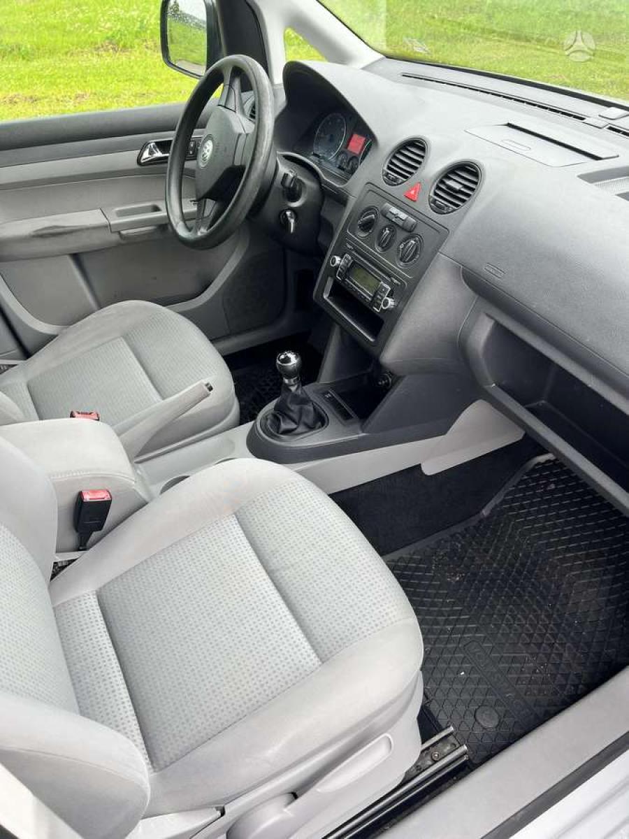 Grey Volkswagen Caddy 2008 in Kaunas, with an engine capacity of 1.90 L and mileage of 310 thousand km for 4950 €, photo 10 on AUTOMOTO.COM.LV